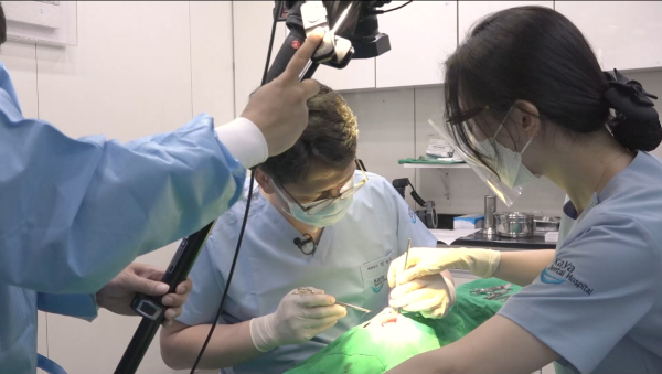 Implant on narrow ridge with bone augmentation_SID 2022 - 덴탈세미나(Dental Seminar)